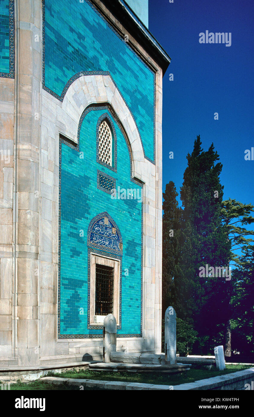 Yesil complex hi-res stock photography and images - Alamy