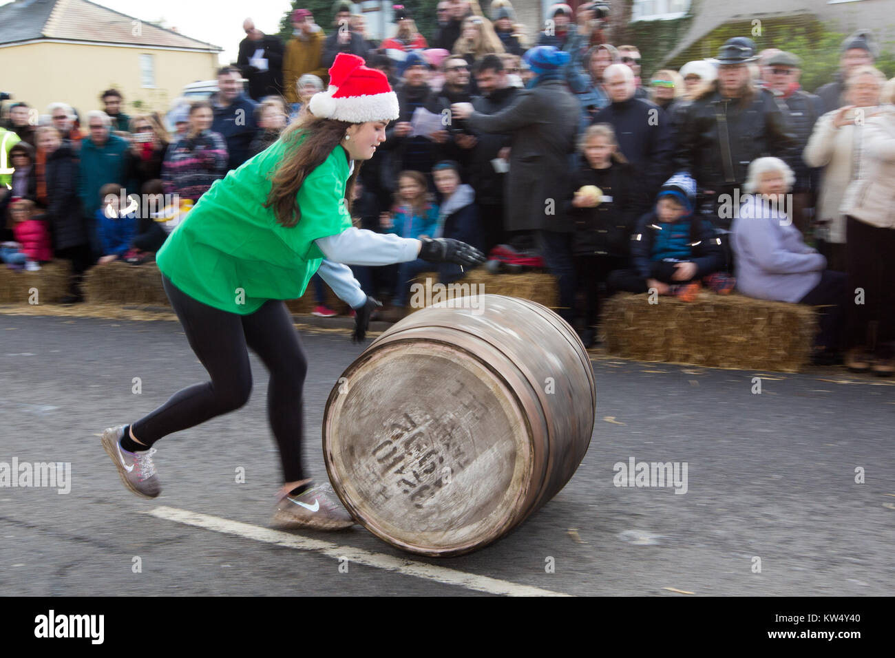 Women watching boxing hi-res stock photography and images - Alamy