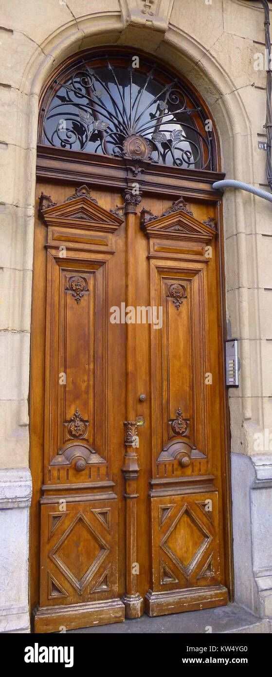 Bilbao puerta 12 Stock Photo - Alamy
