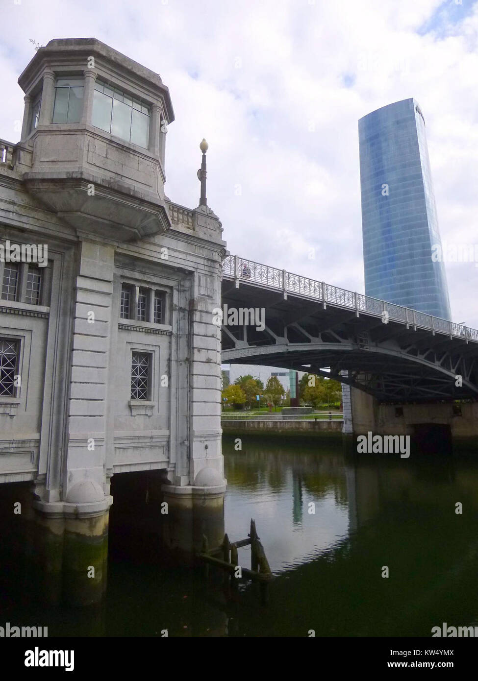 Puente de deusto hi-res stock photography and images - Alamy