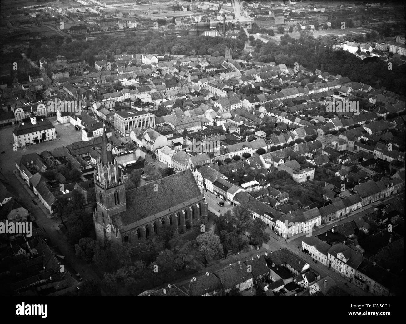 Neubrandenburg Luftbild historisch Altstadt 1943 Stock Photo - Alamy