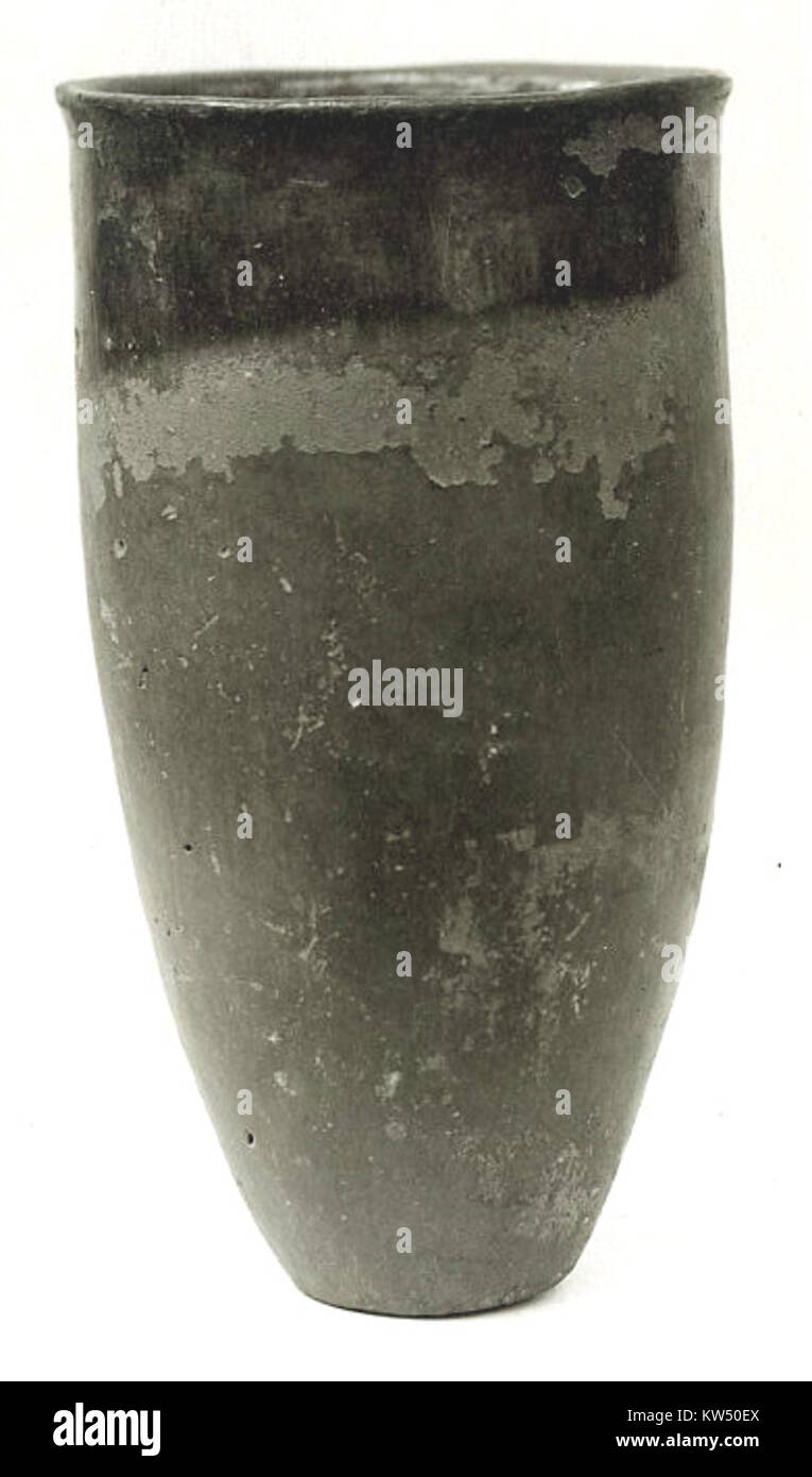 Black topped red ware beaker MET 27 4 2 Stock Photo - Alamy