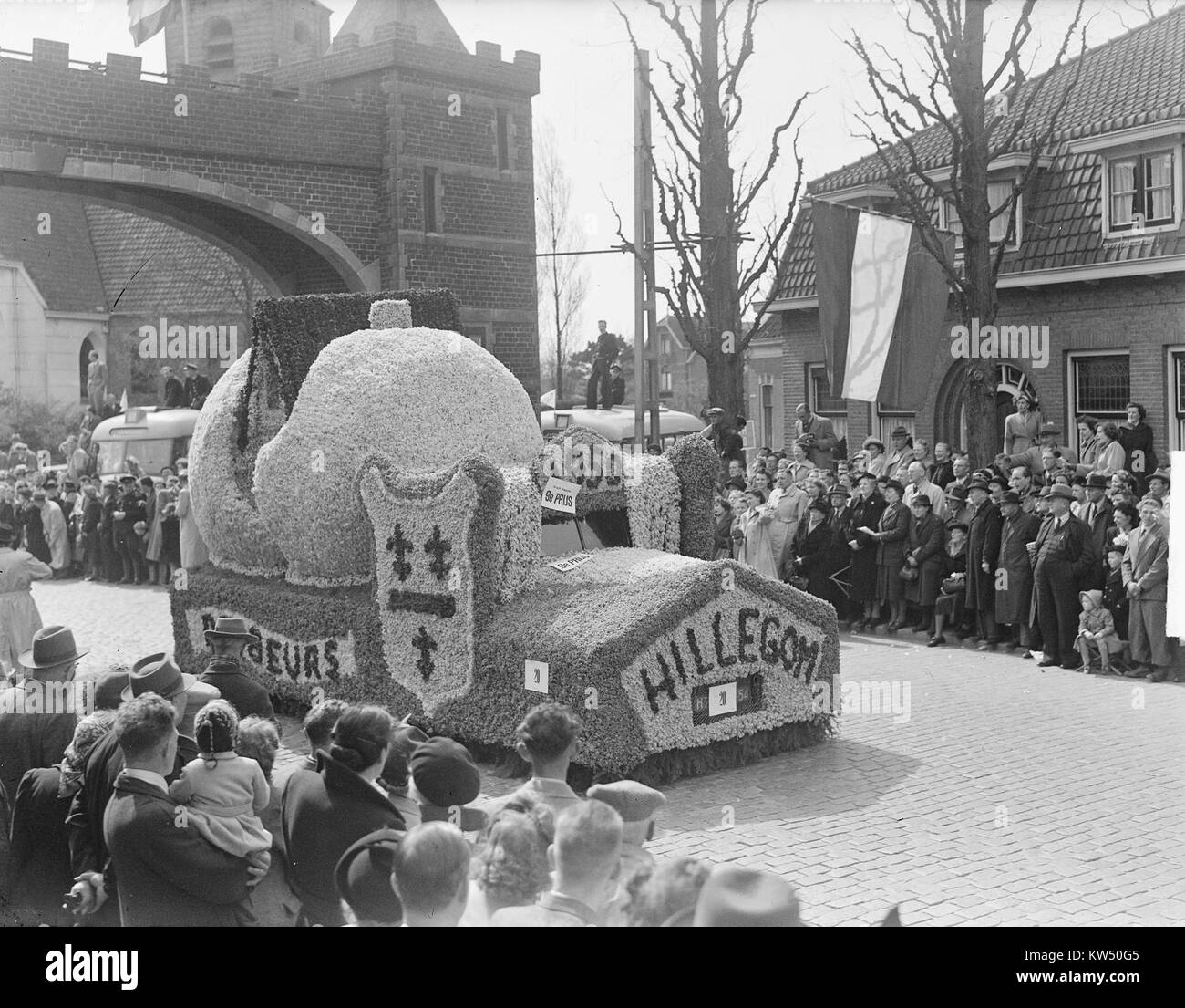 Spring flower displays Black and White Stock Photos & Images - Alamy