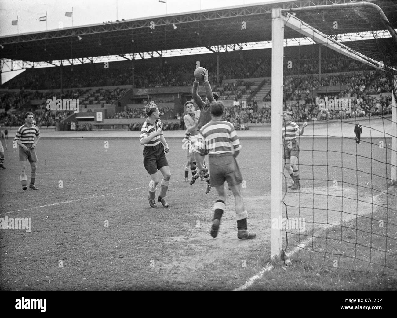 Match draw Black and White Stock Photos & Images - Alamy