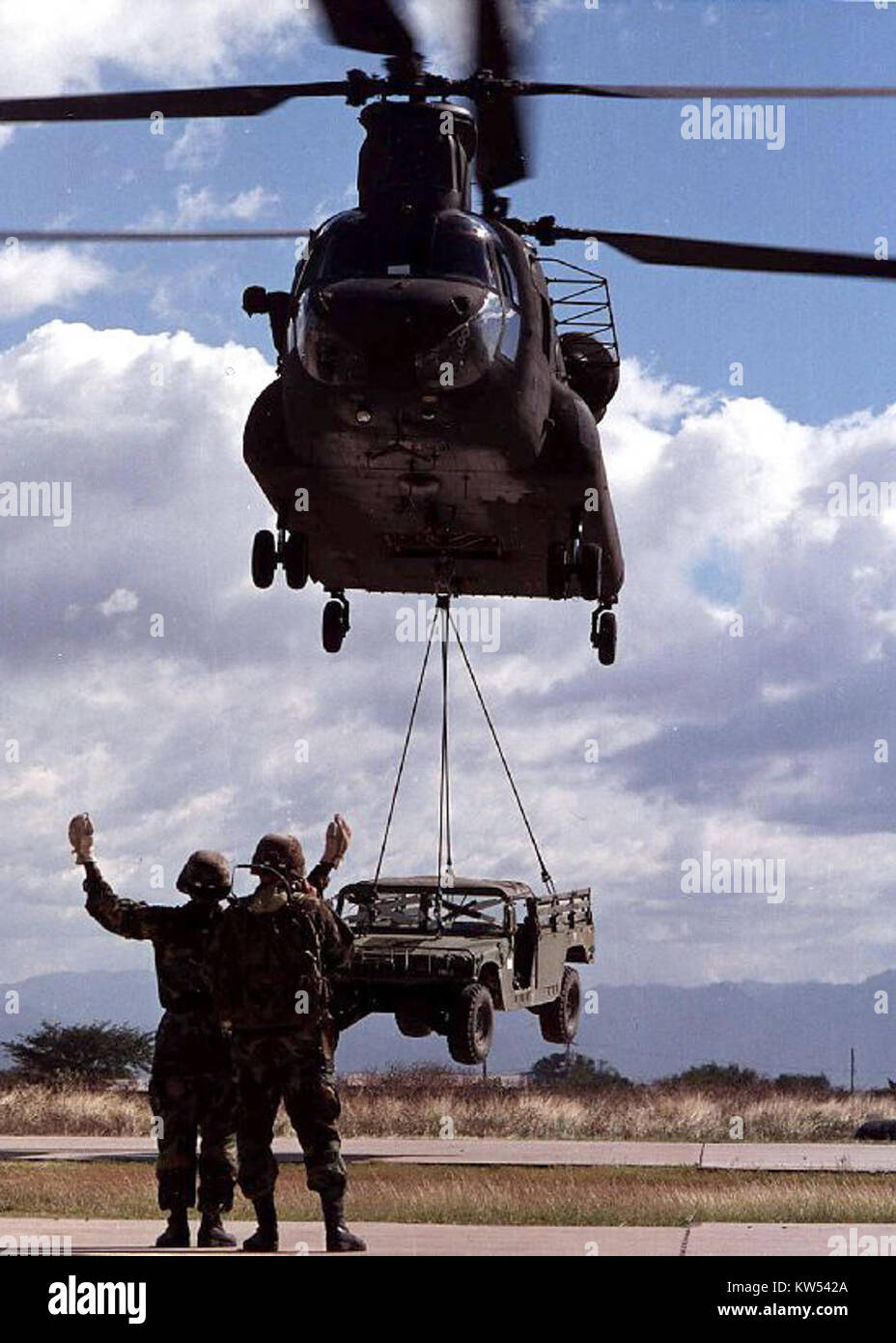 The Boeing Vertol H-47 Chinook is a twin-engine, tandem rotor heavy ...
