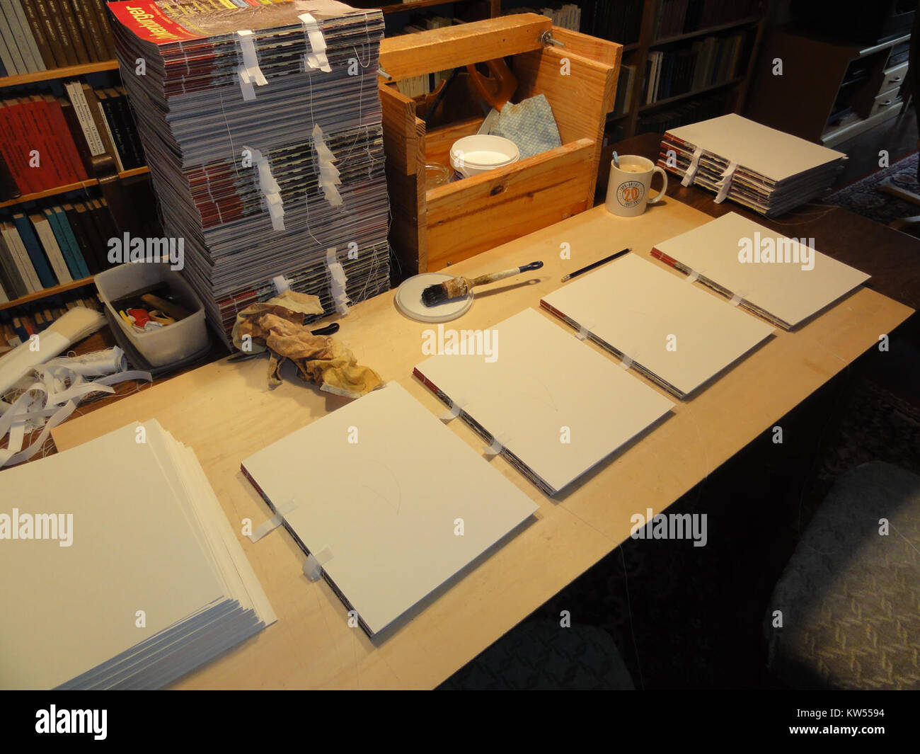 The image shows the Boekbindclub Dukenburg's bookbinding work. It ...