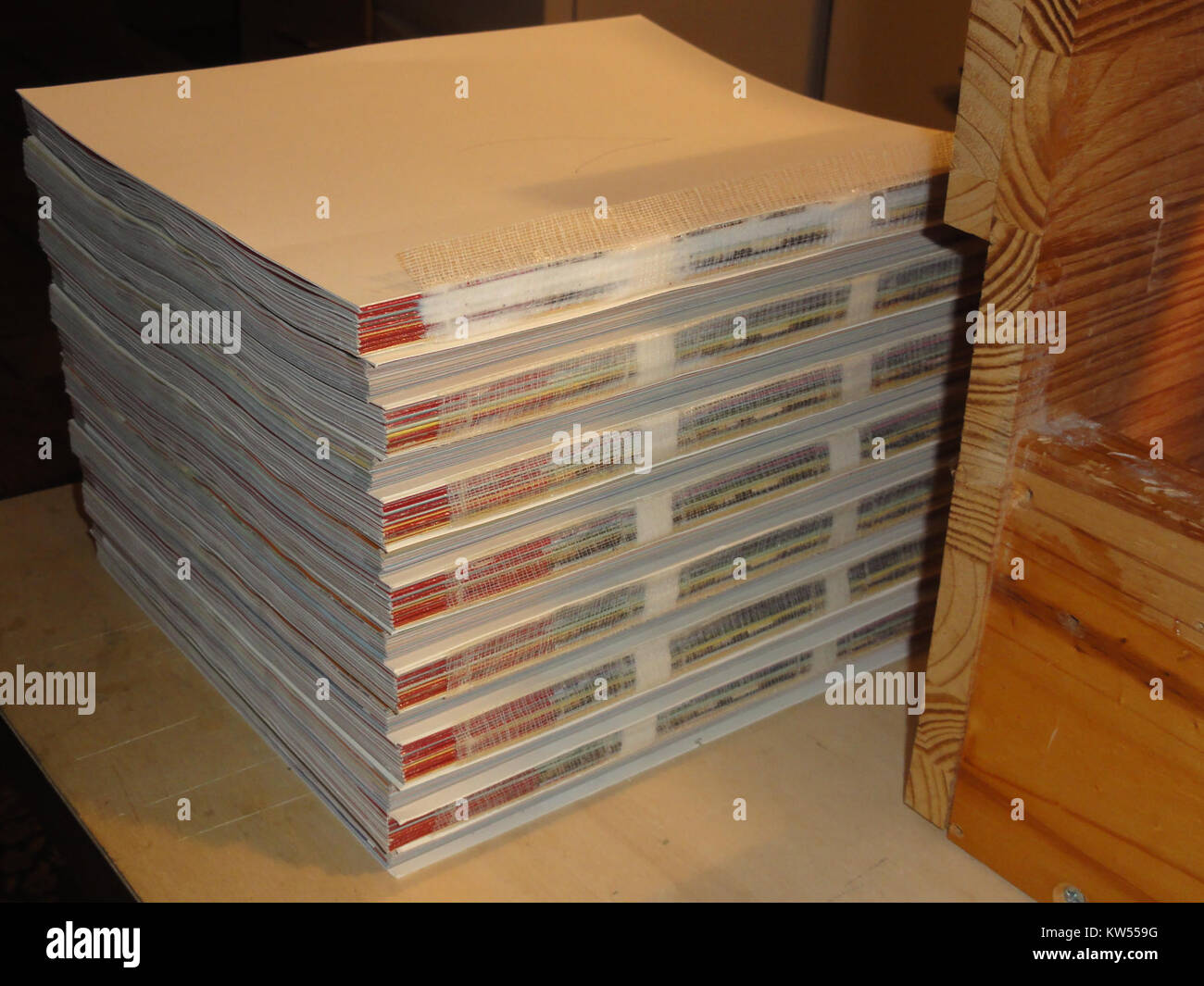 This image shows the Boekbindclub Dukenburg working on timebookbinding ...