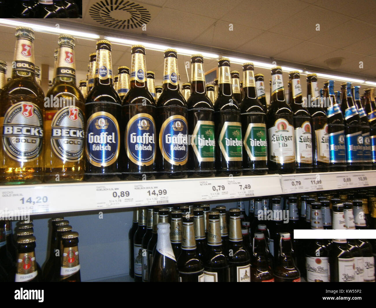 Bier P3200113 is a historical beer advertisement showcasing branding and marketing techniques ...