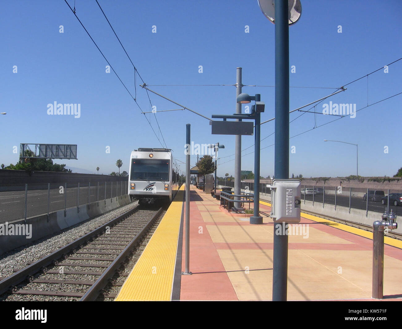 Blossom Hill VTA 1027 is a transit vehicle used in the Santa Clara ...