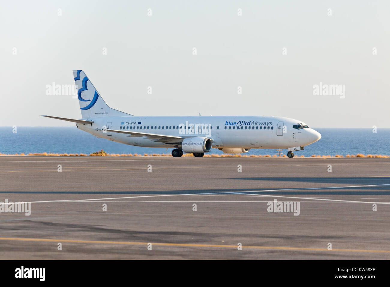 Bluebird Airways SX TZE is a B737-400 aircraft operated by Bluebird ...