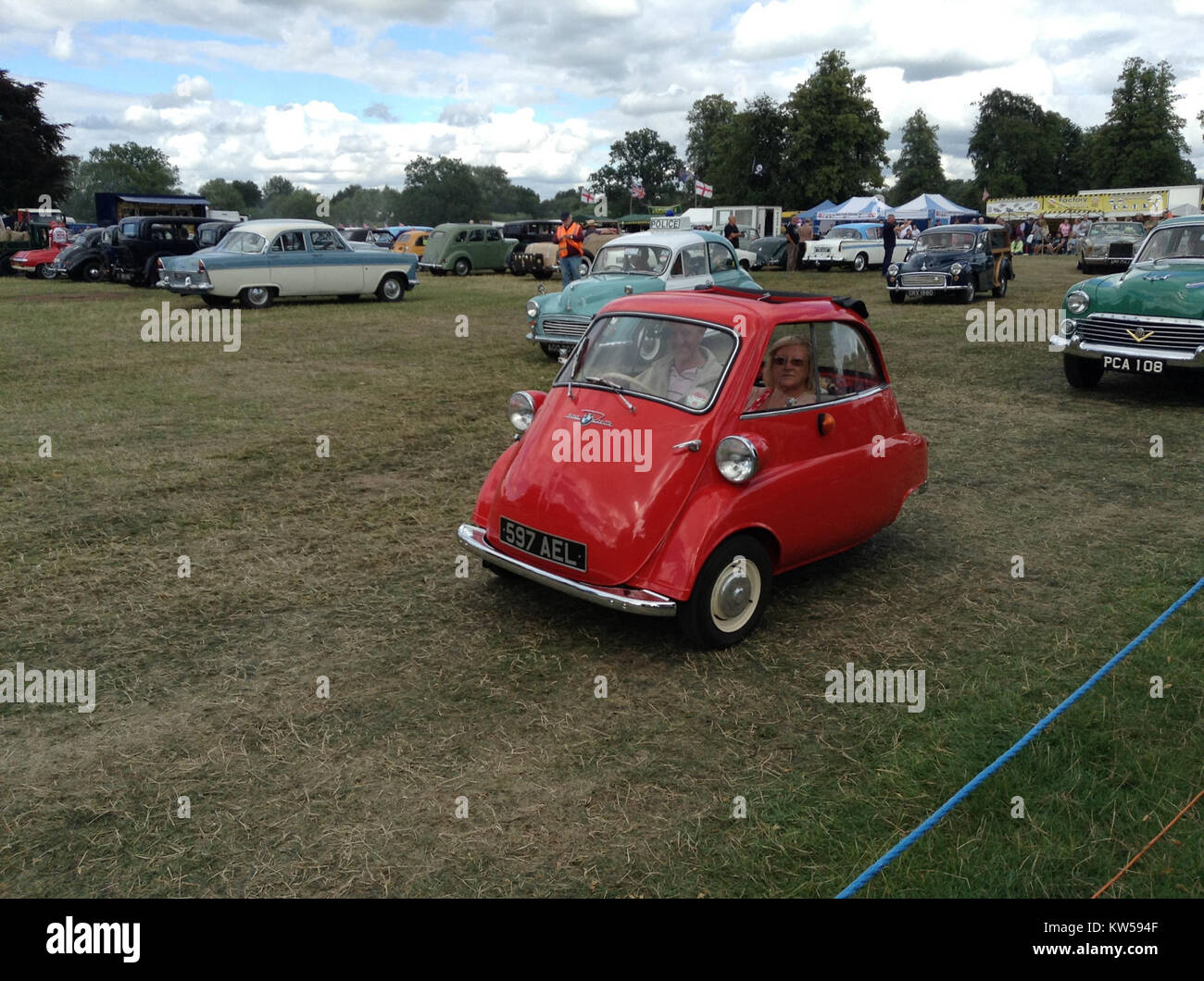 Bmw isetta 300 hi-res stock photography and images - Alamy