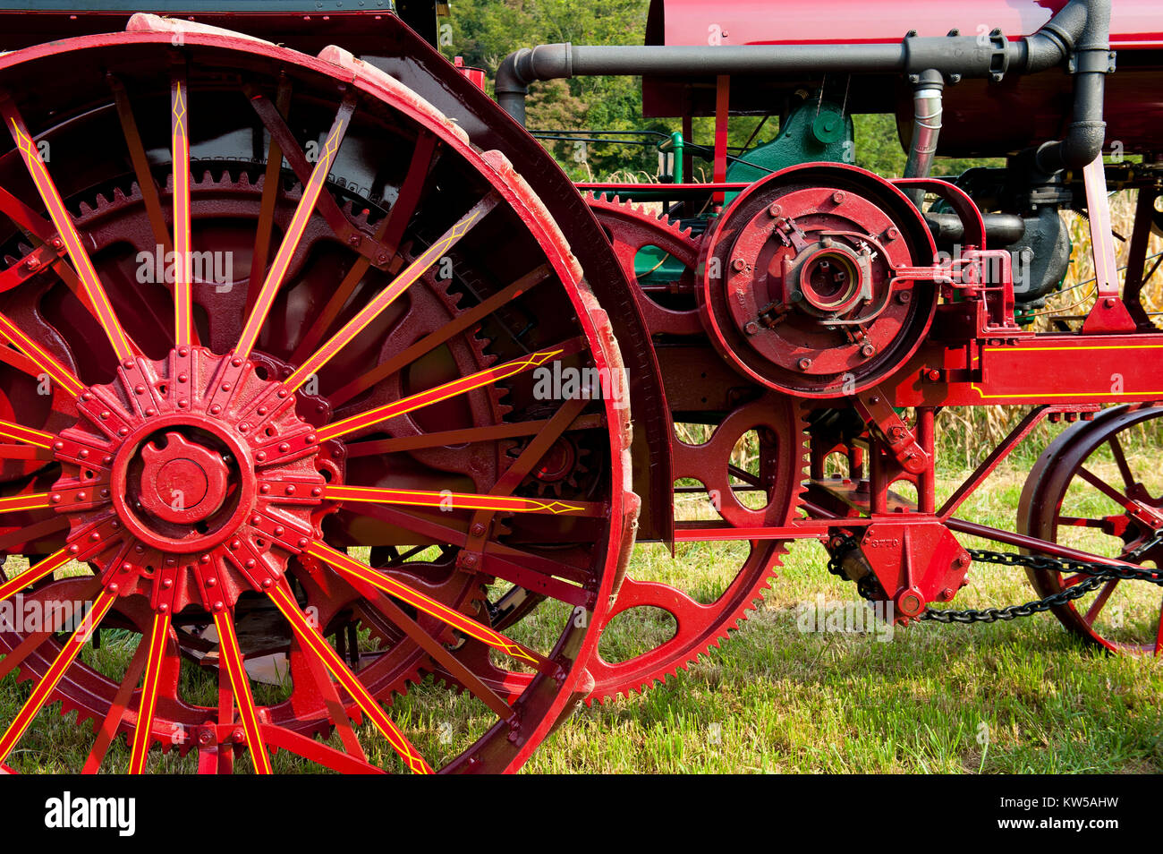 Avery tractor hi-res stock photography and images - Alamy
