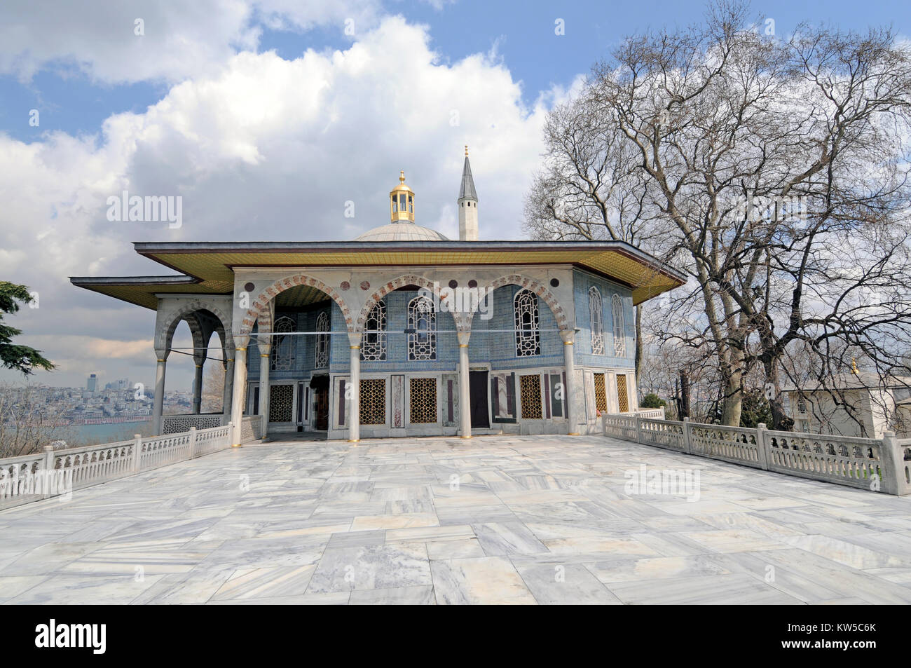 Exterior of the Topkapi Palace.Istanbul Turkey Stock Photo - Alamy
