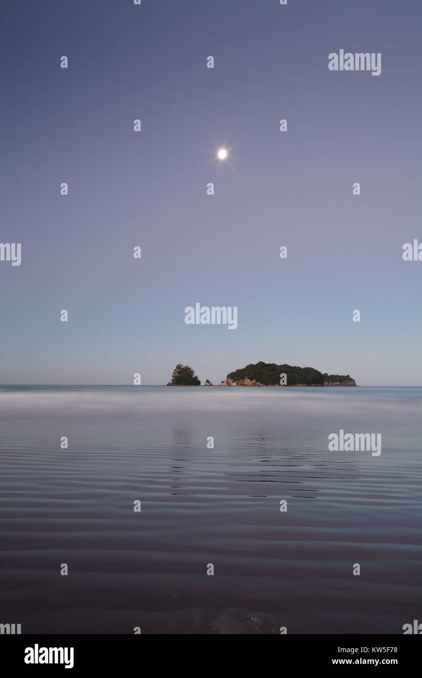 Whangamata beach hi-res stock photography and images - Alamy