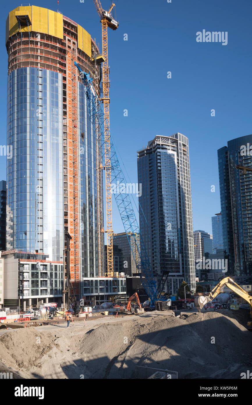 Construction downtown seattle building hi-res stock photography and ...