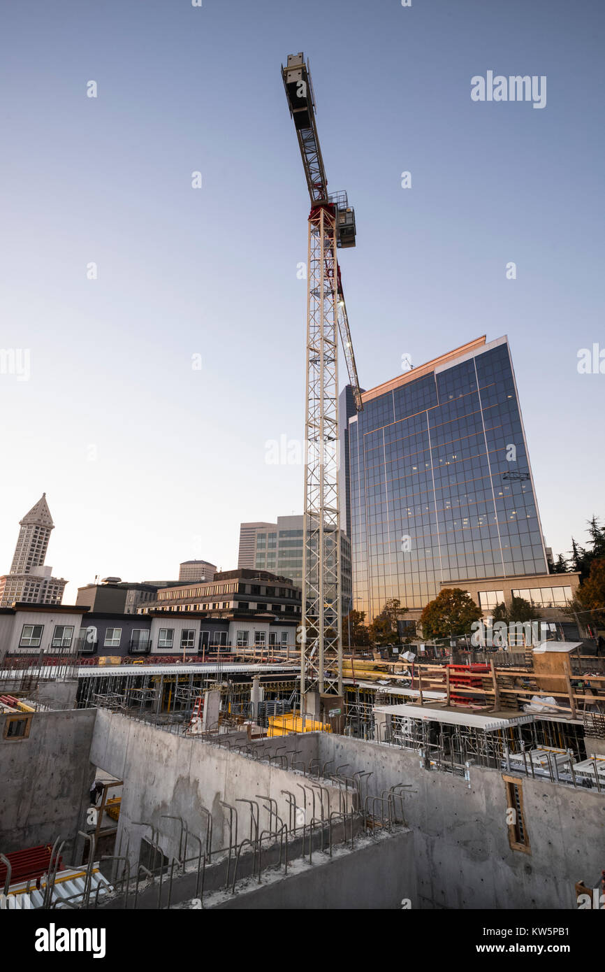 Construction downtown seattle building hi-res stock photography and ...