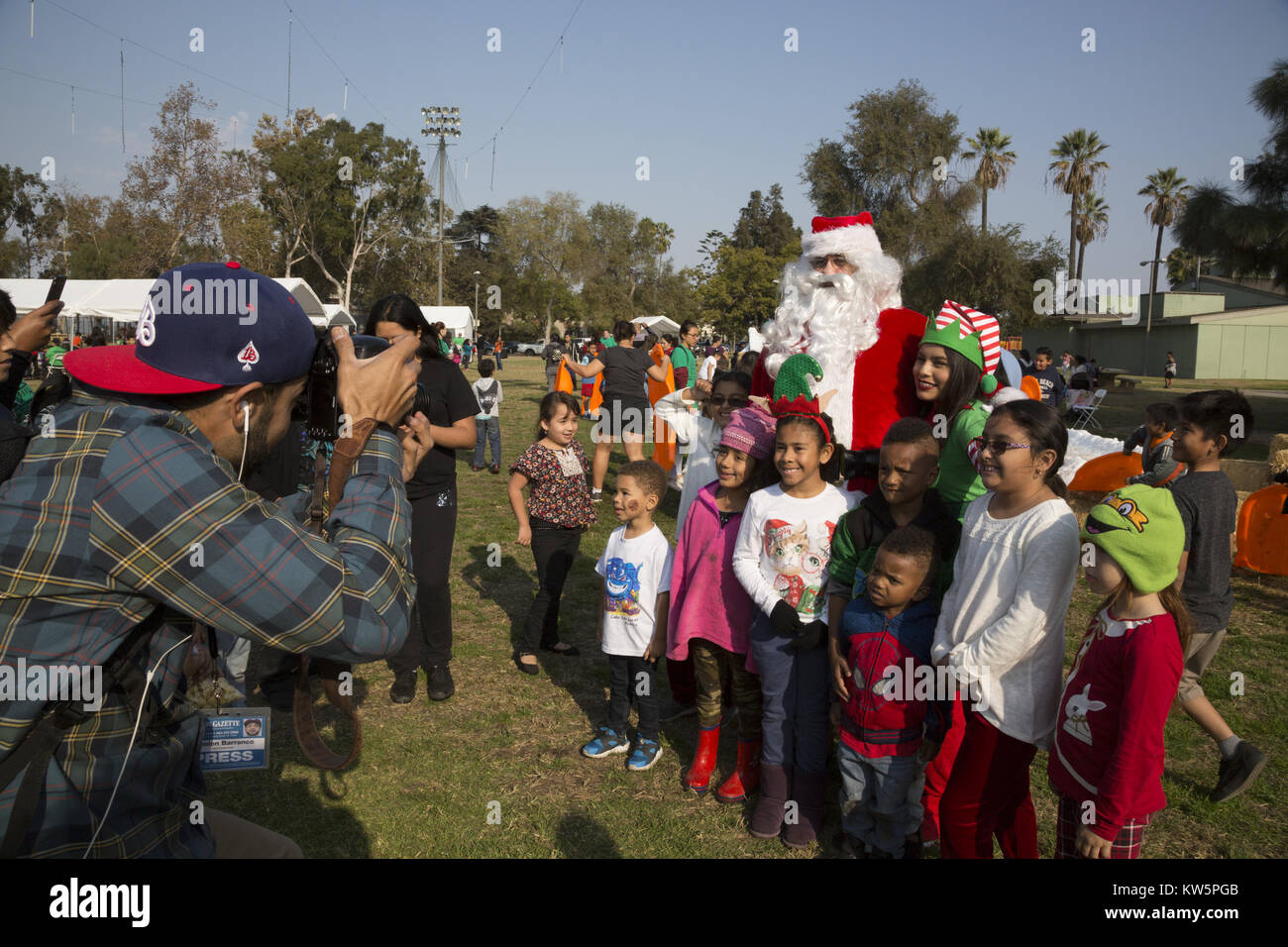 Diverse kids snow hi-res stock photography and images - Alamy