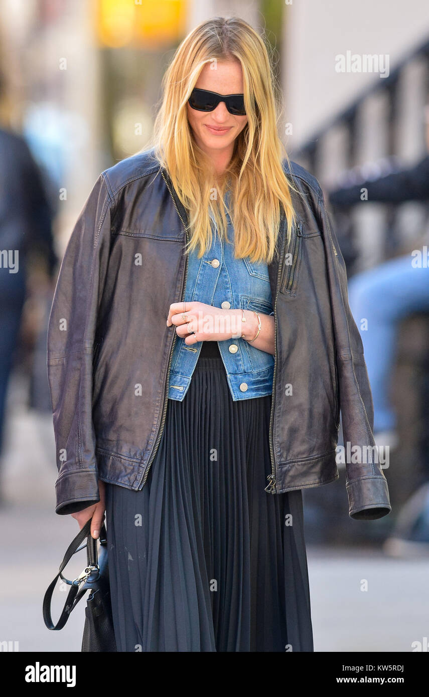 Sports illustrated swimsuit model anne vyalitsyna hi-res stock ...