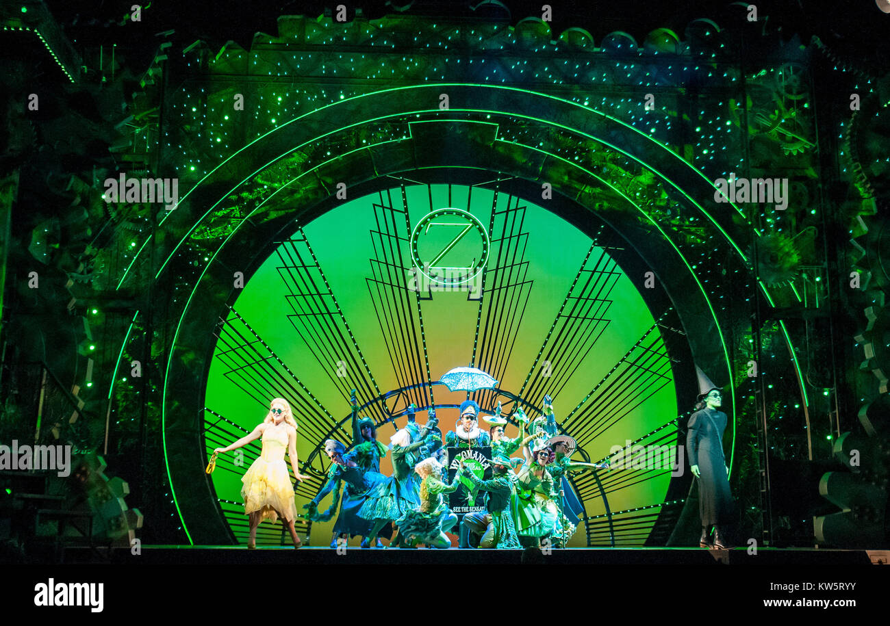 Wicked the musical hi-res stock photography and images - Alamy