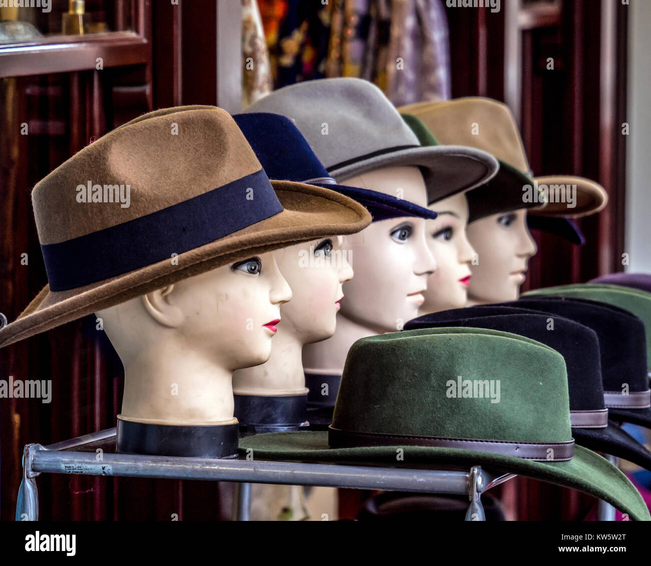 1950s london road hi-res stock photography and images - Alamy