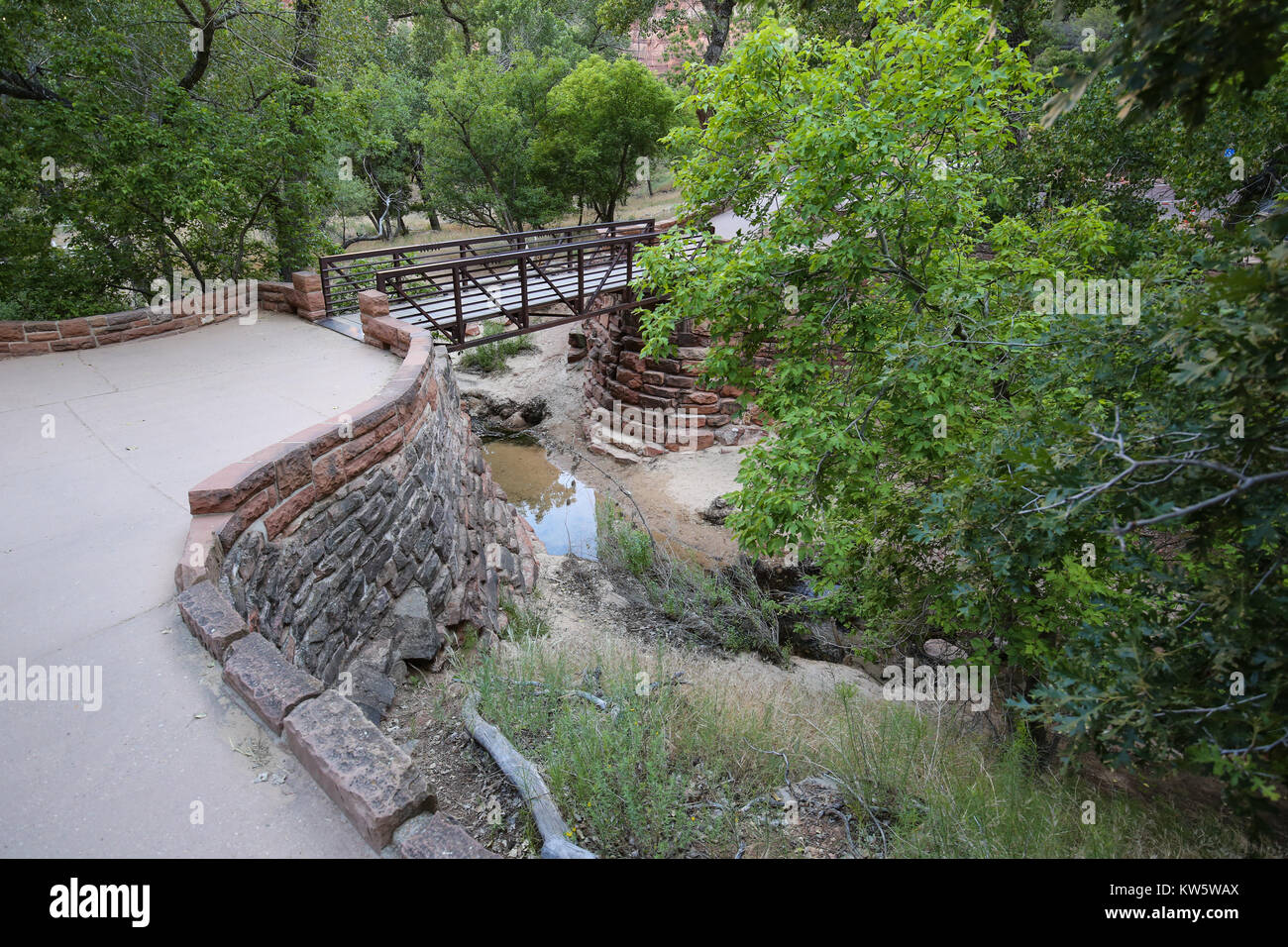 Footbridge at Weeping Rock Trailhead Stock Photo - Alamy