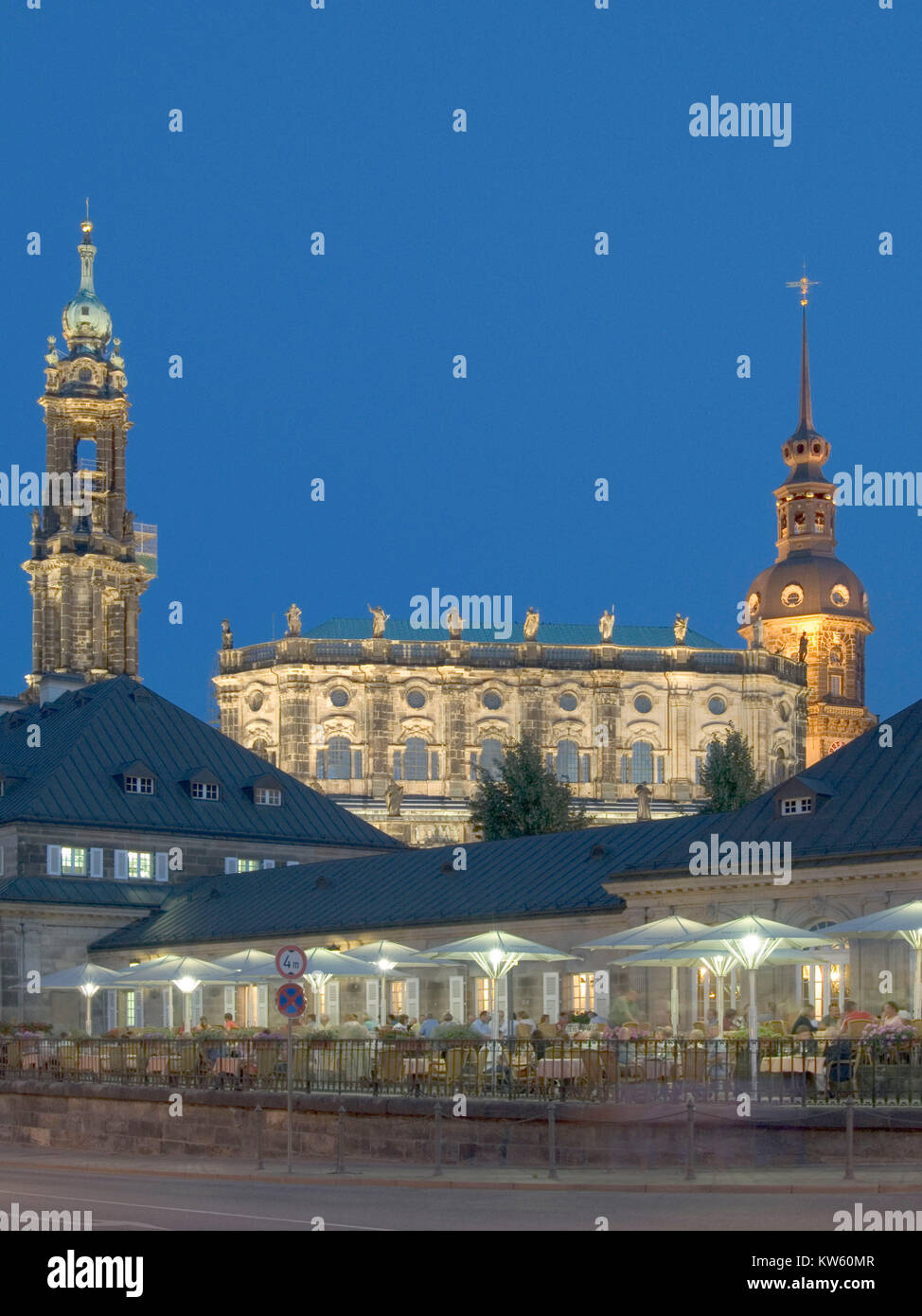 Lighting up the landmarks hi-res stock photography and images - Alamy