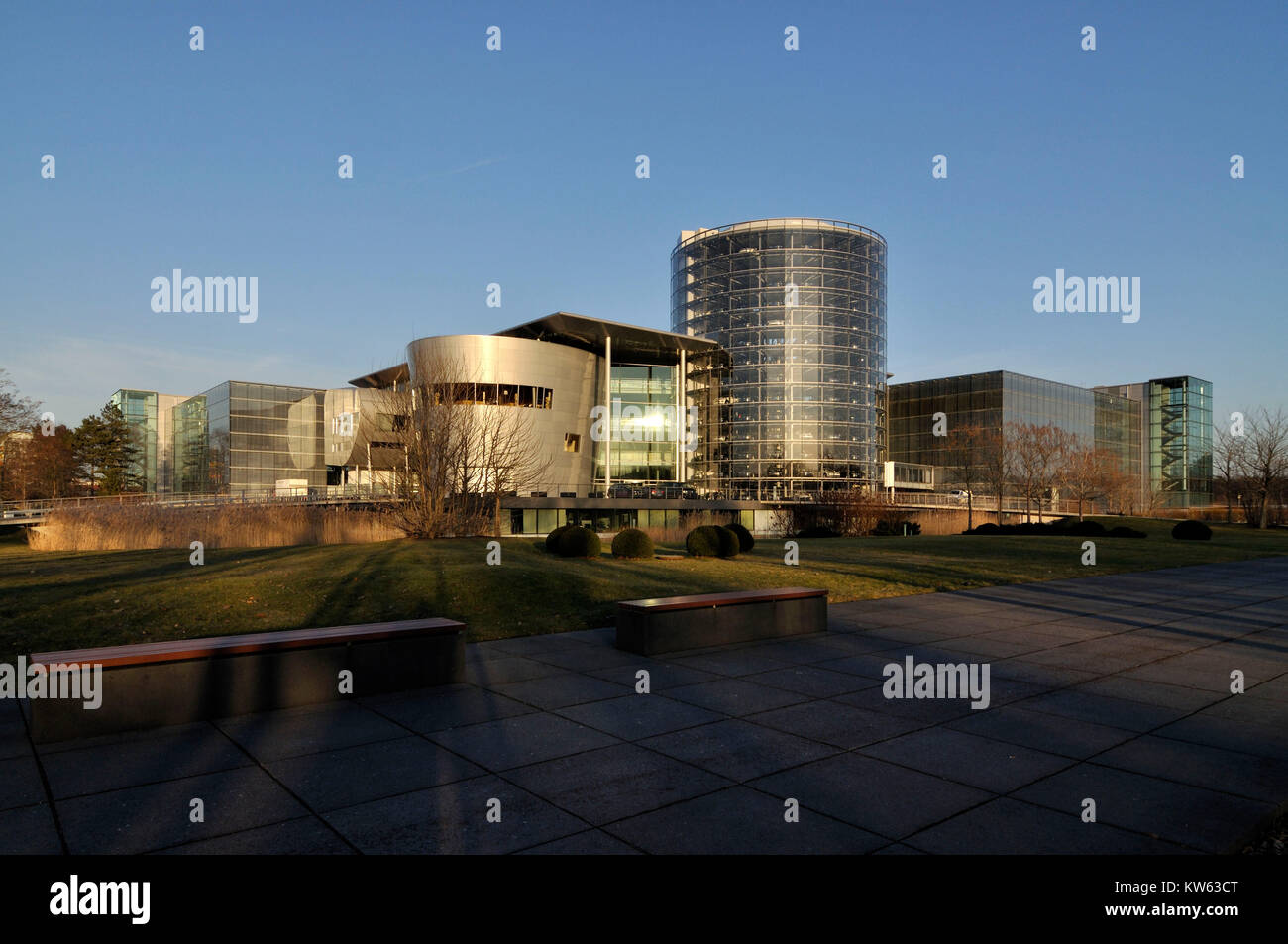 Volkswagen factory dresden germany hi-res stock photography and images ...