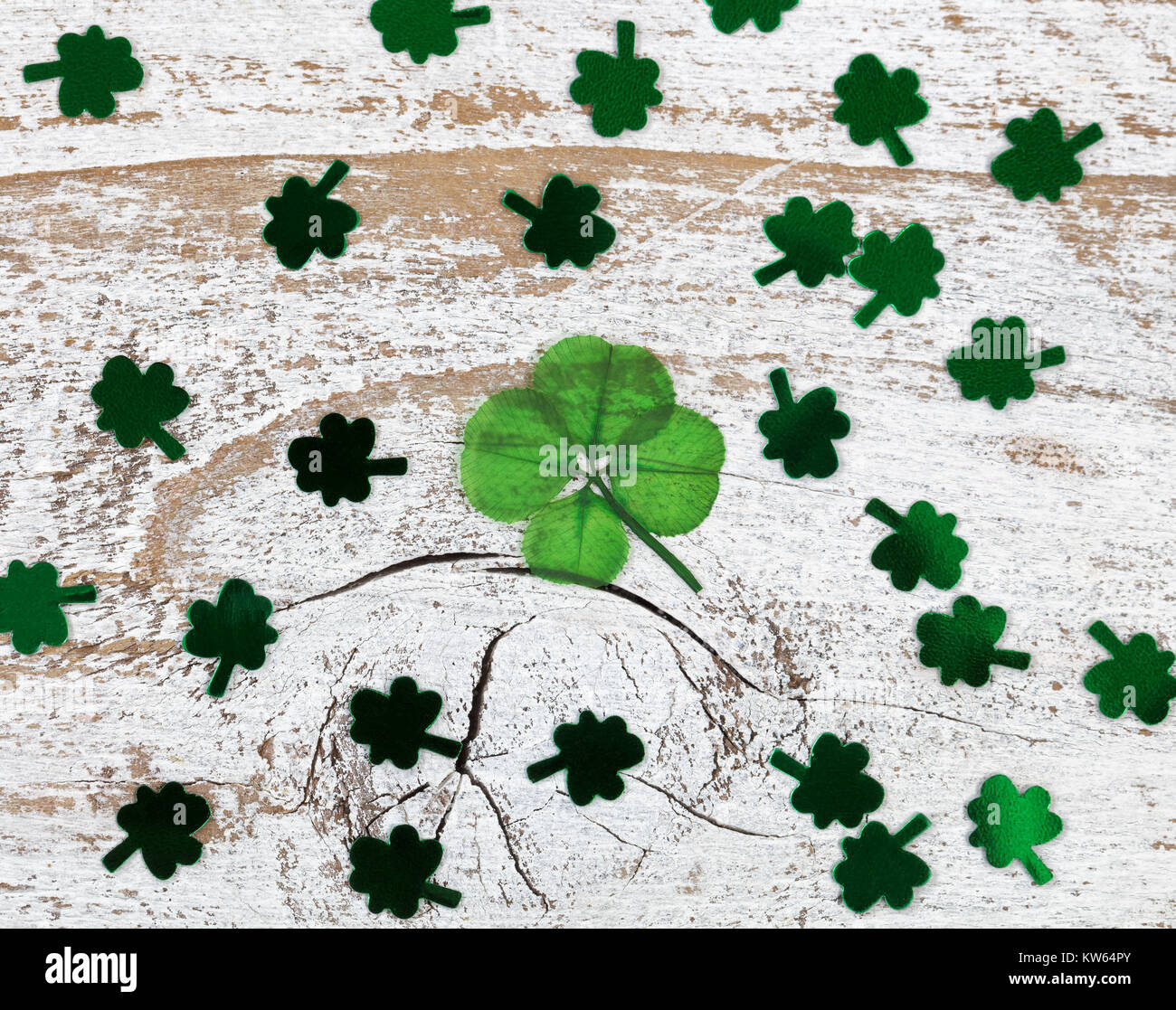 Real clover hi-res stock photography and images - Alamy