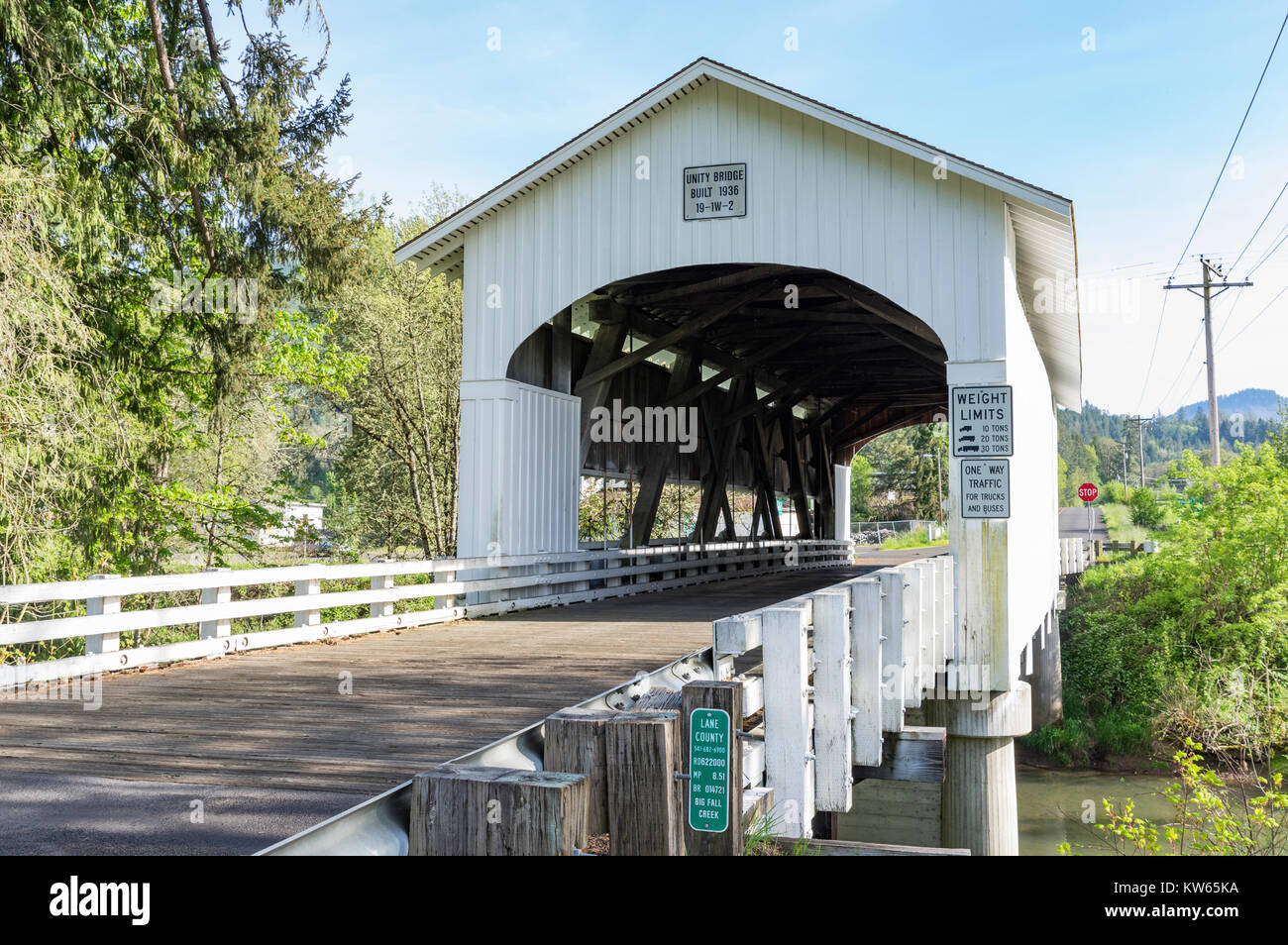 Unity Covered Bridge crosses Fall Creek near Lowell. Lowell, Oregon ...