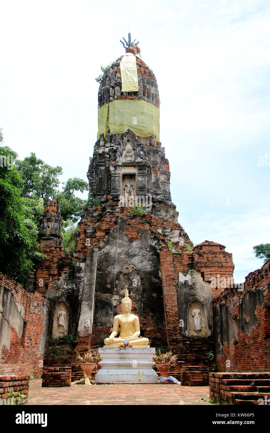 Buddha and stupa in Wat Choeng Tha in Ayutthaya in Thailand Stock Photo ...