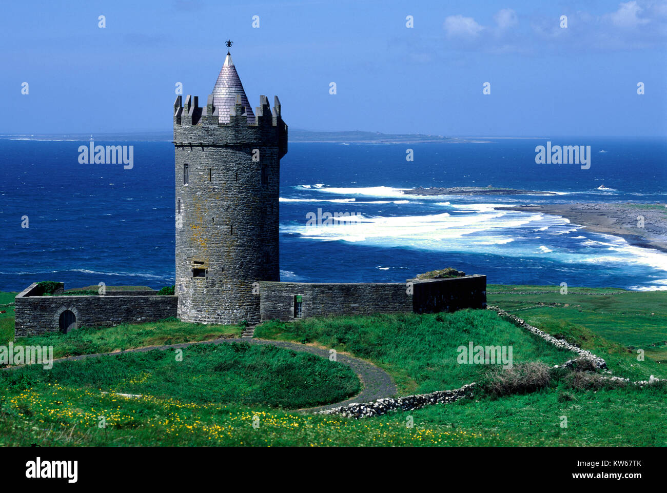 Doonagore castle near doolin hi-res stock photography and images - Alamy