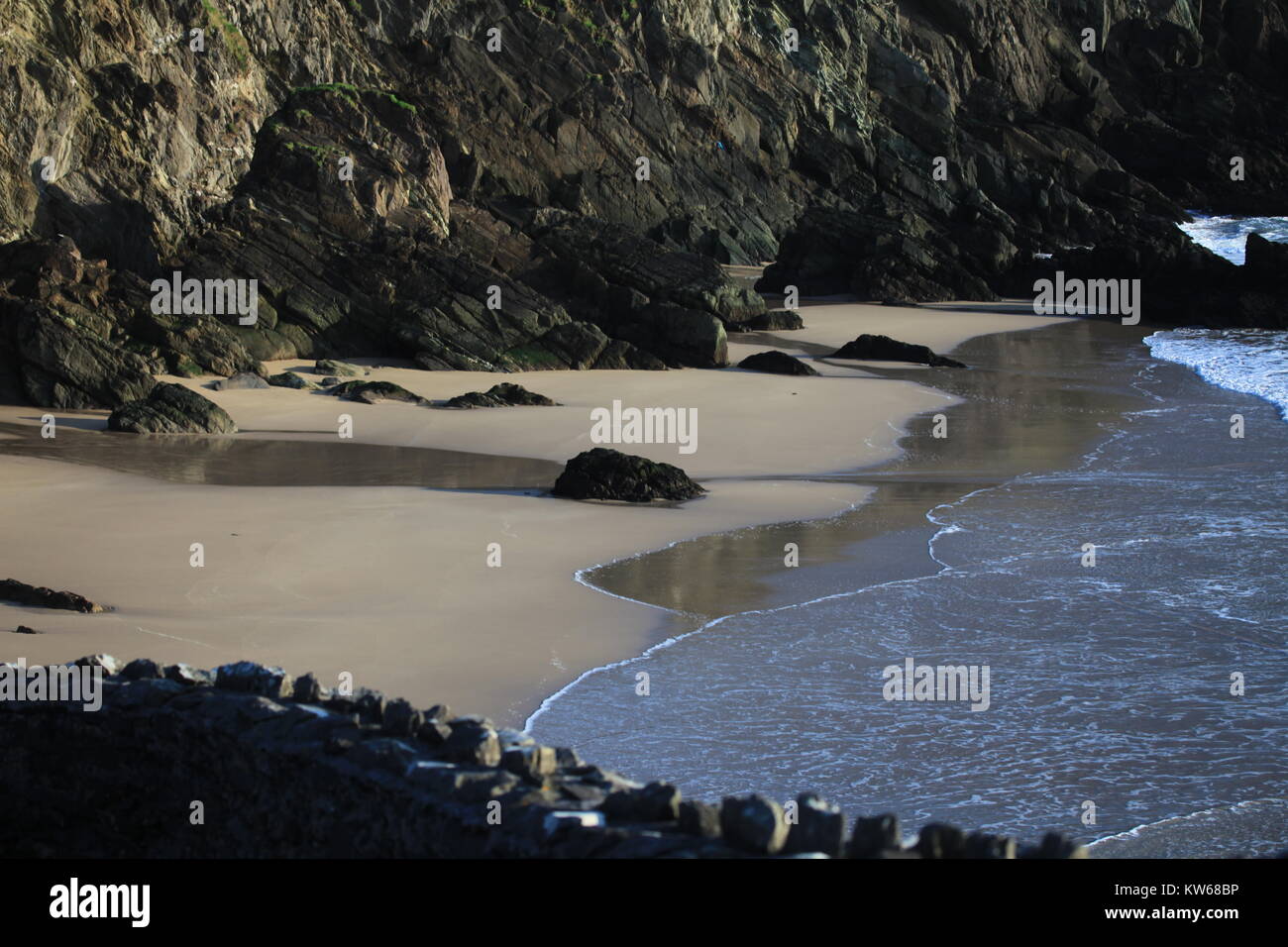 Sandy shoreline in Ireland Coastal Stock Photo - Alamy