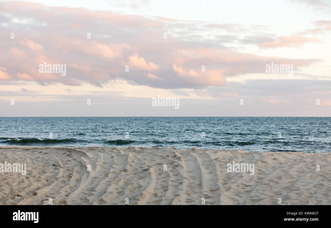 Atlantic ocean shoreline seashore hi-res stock photography and images ...