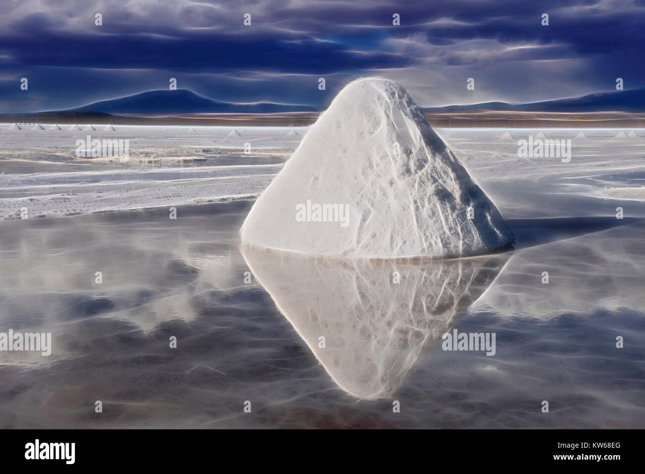 Salt cones, Salar de Uyuni, Potosi, Bolivia Salzpyramiden, Salar de ...