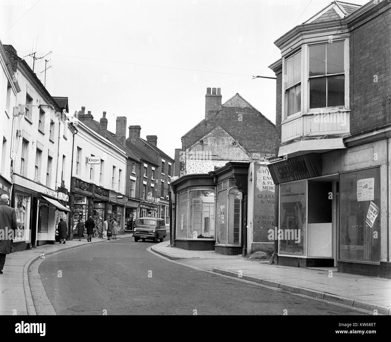 1960s shops high street britain hi-res stock photography and images - Alamy