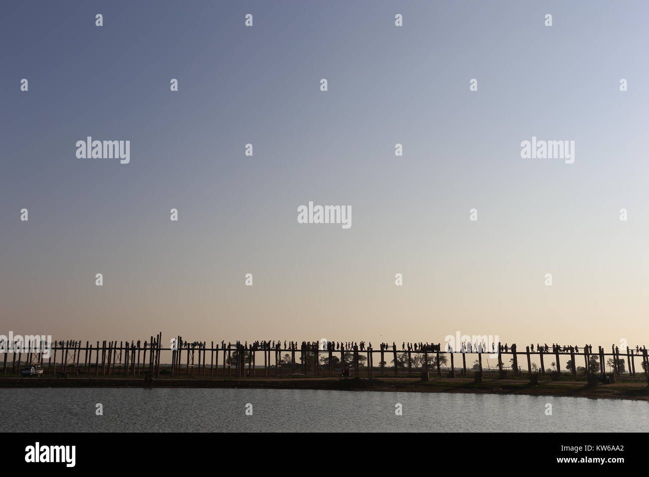 U pain bridge myanmar hi-res stock photography and images - Alamy