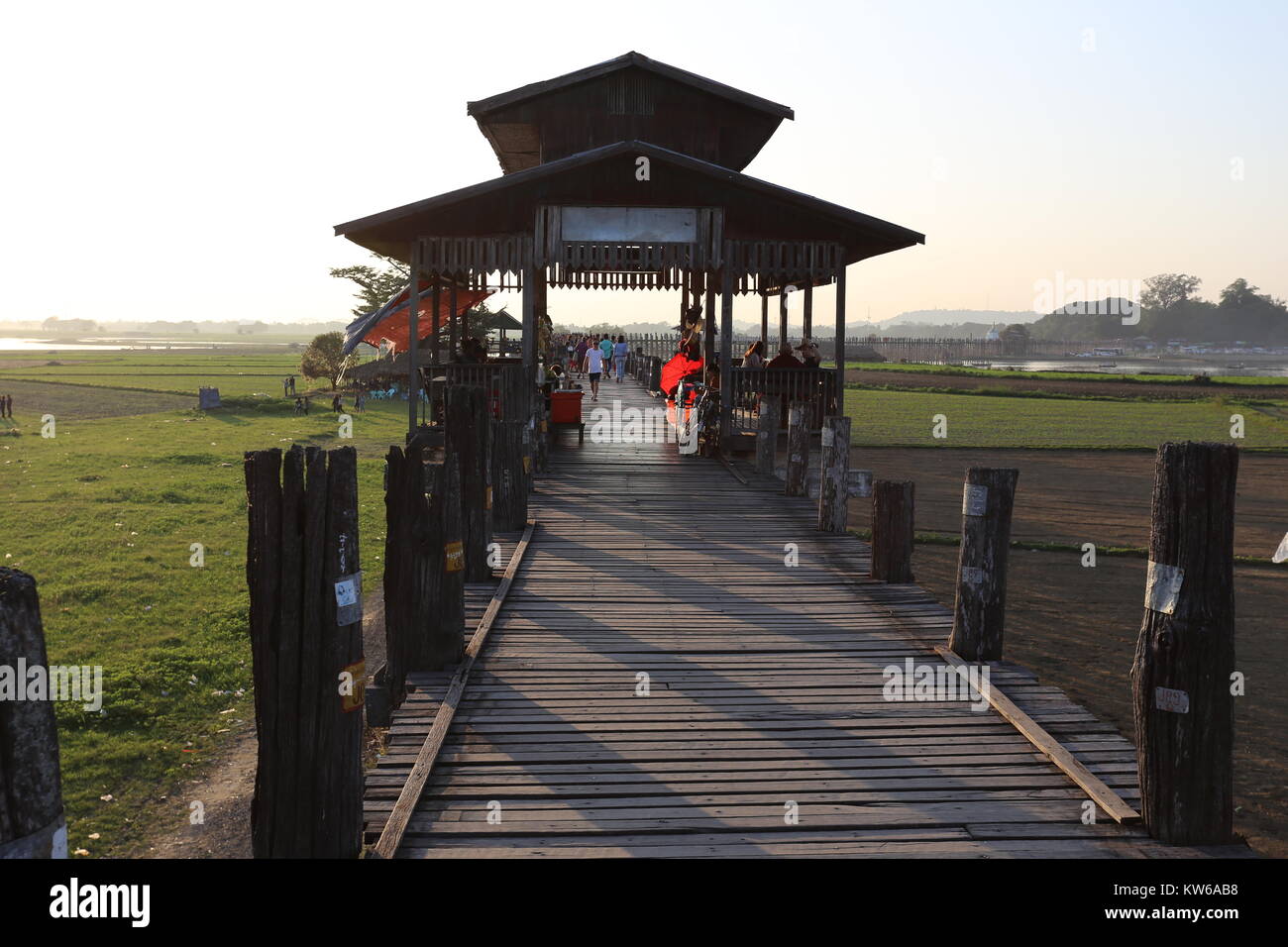The U Bein bridge in the region of Mandalay is the world's longest teak ...