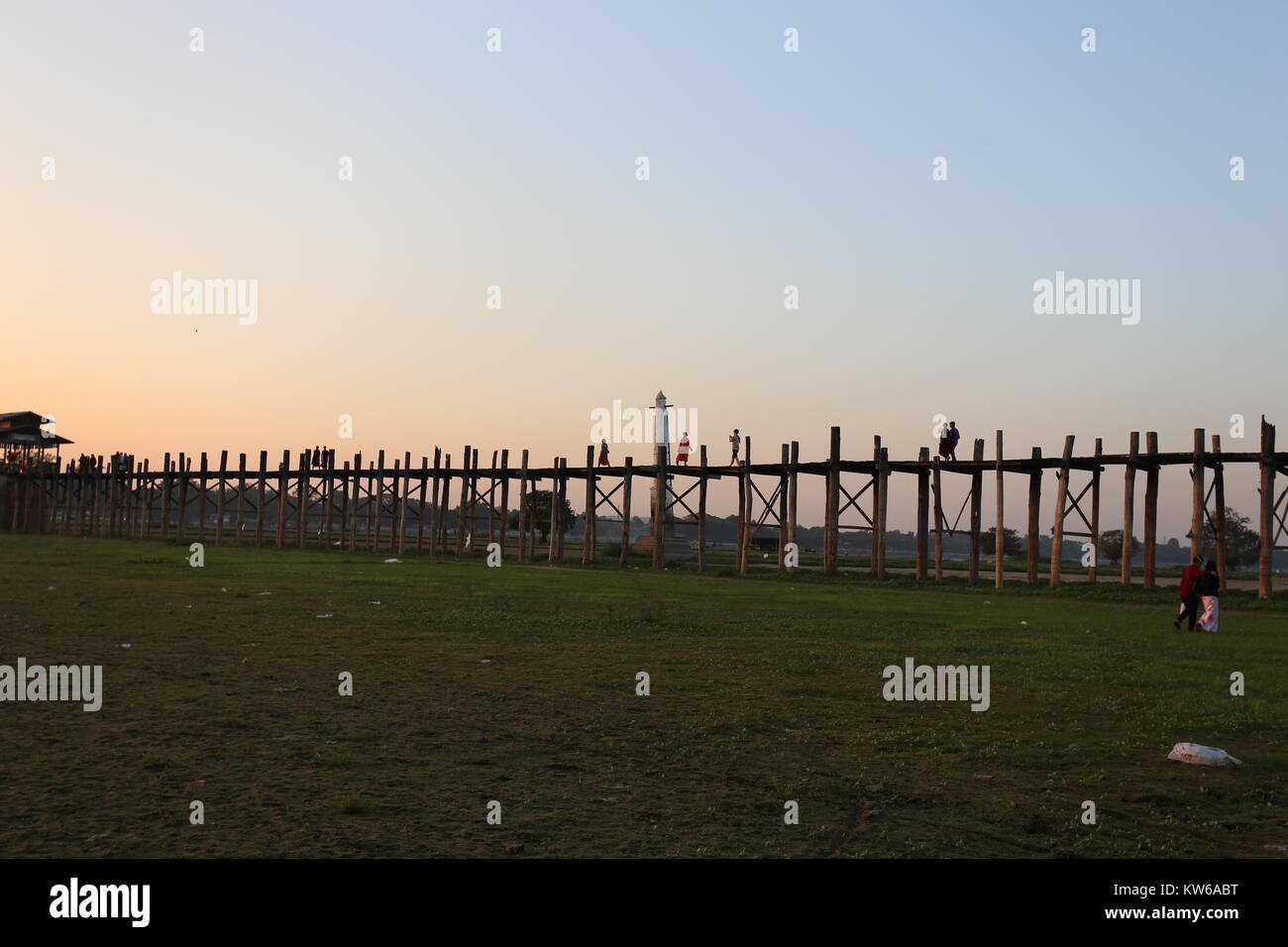 U pain bridge myanmar hi-res stock photography and images - Alamy