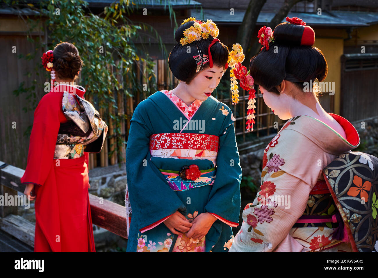 Kyoto geisha hi-res stock photography and images - Alamy