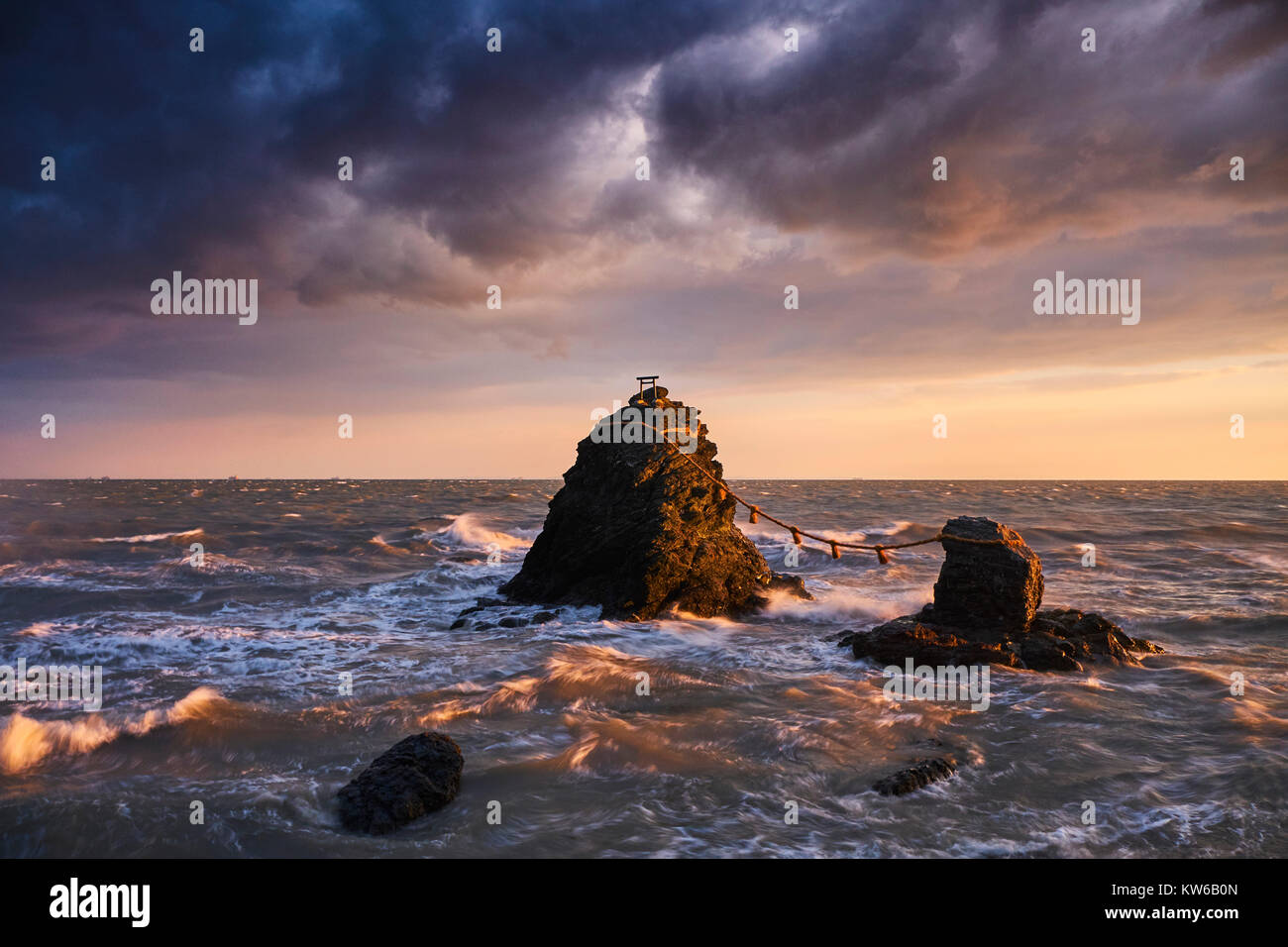 Wedded rocks meoto iwa futami hi-res stock photography and images - Alamy