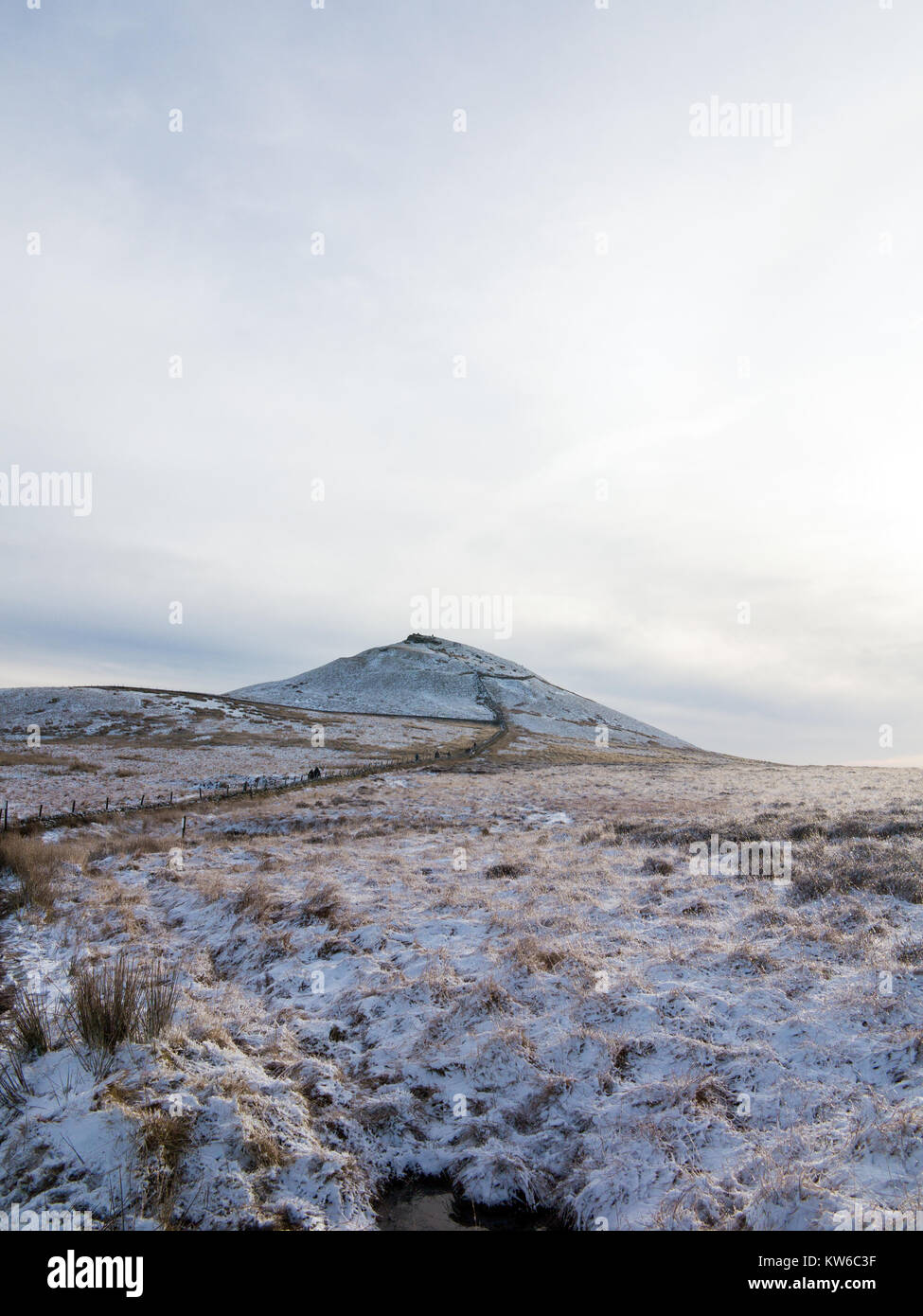 Shutlingsloe macclesfield forest hi-res stock photography and images ...
