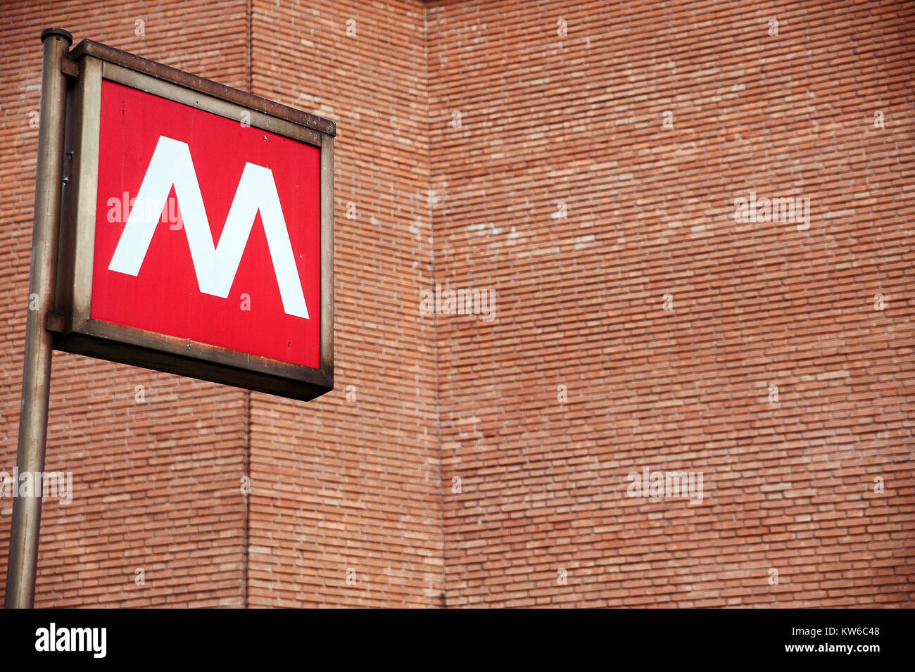 Train signal italy hi-res stock photography and images - Alamy