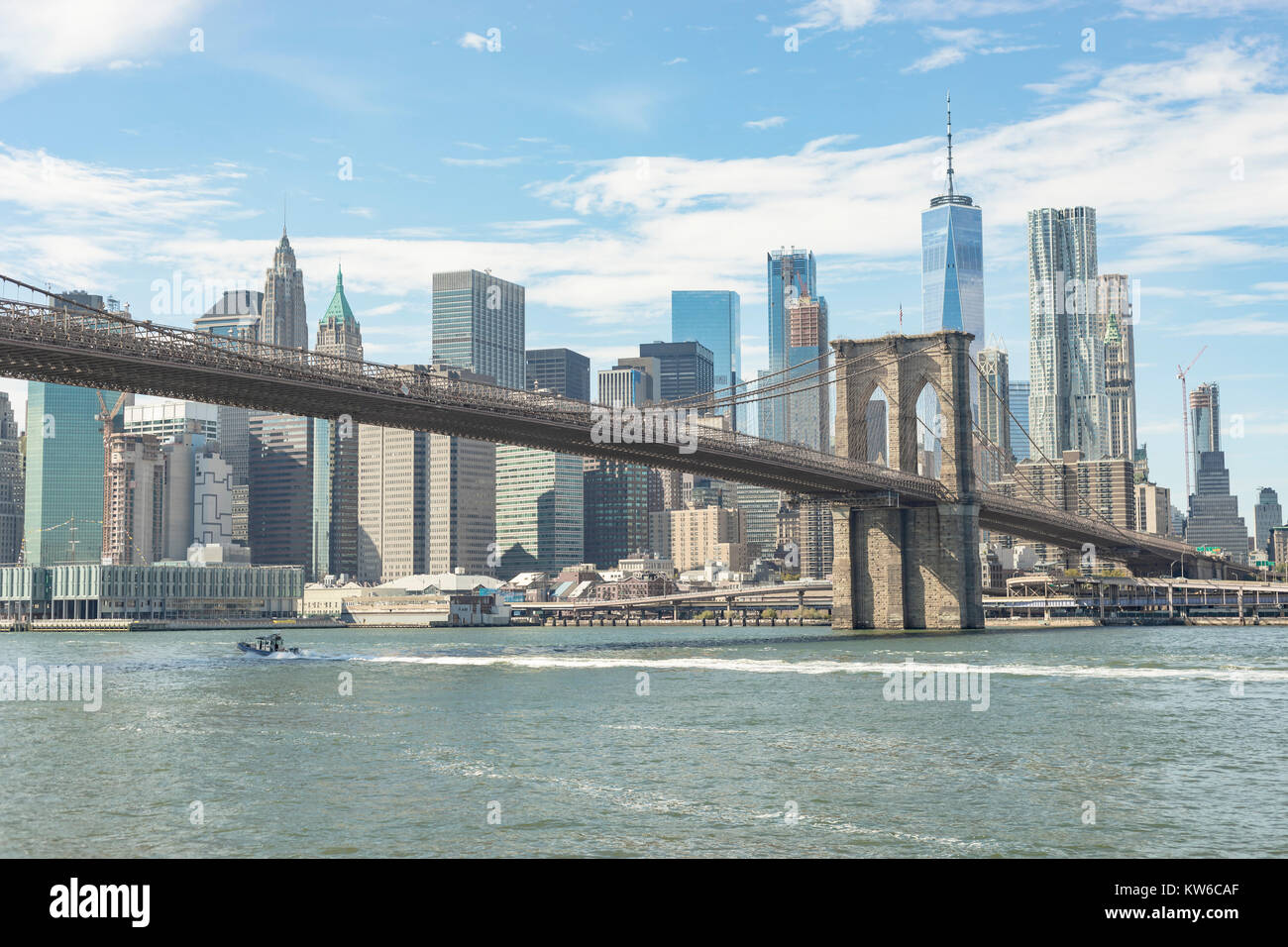 Brooklyn bridge over hudson river hi-res stock photography and images - Alamy