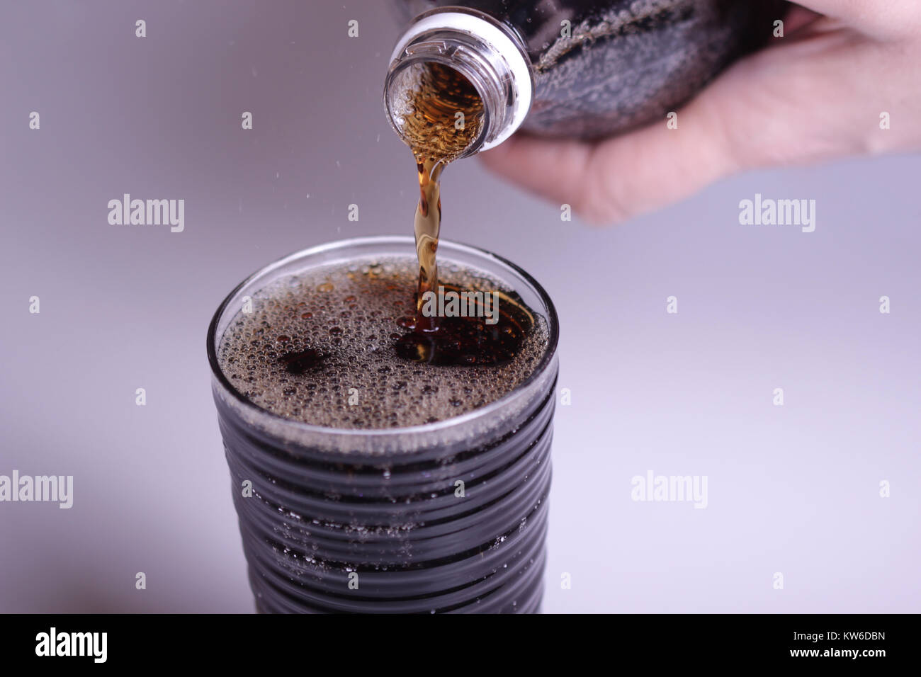 Pouring cola hi-res stock photography and images - Alamy