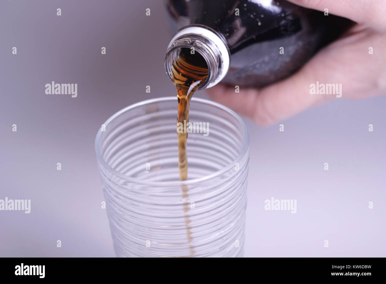 Pouring cola hi-res stock photography and images - Alamy