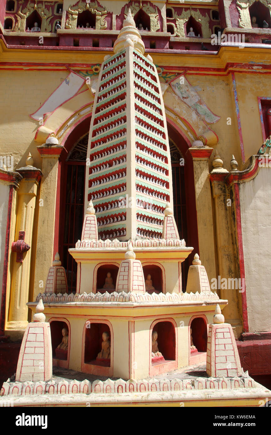 Stupa near the wall of temple in Mohnyin Thambuddhei Paya, Moniwa ...