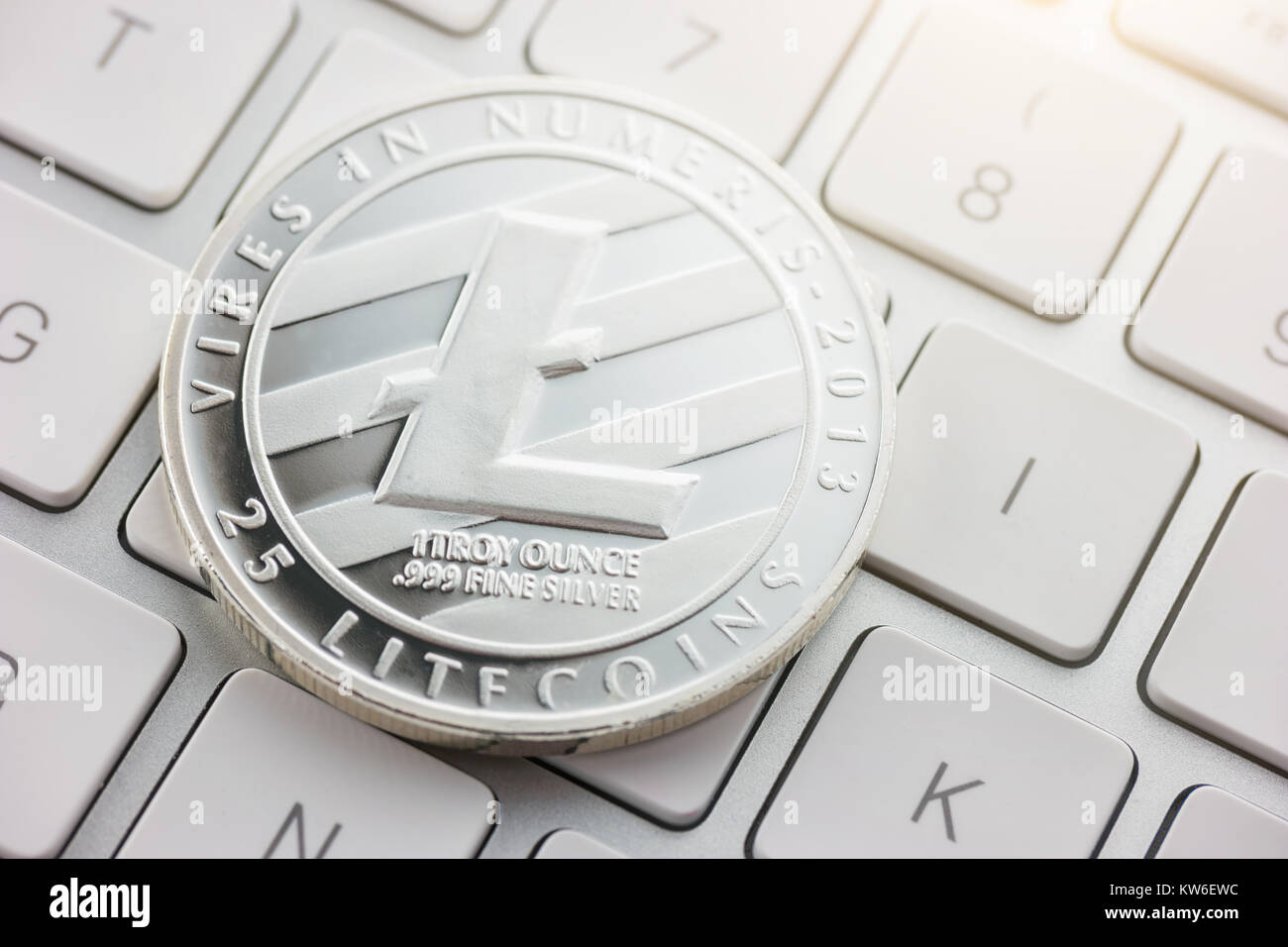 Banking keyboard hi-res stock photography and images - Alamy