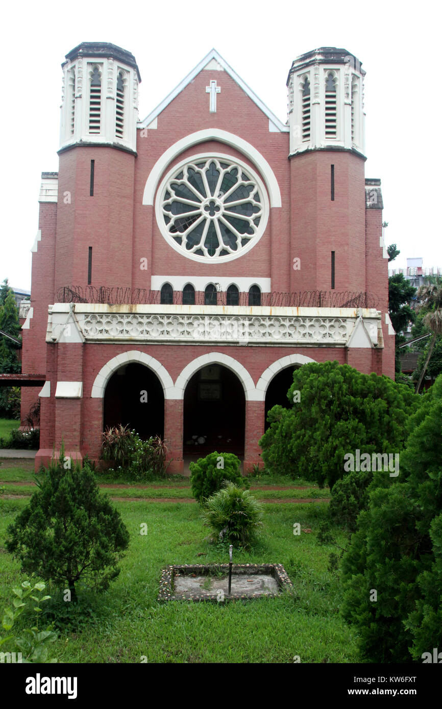 Red brick church in Yangon, Myanmar Stock Photo - Alamy