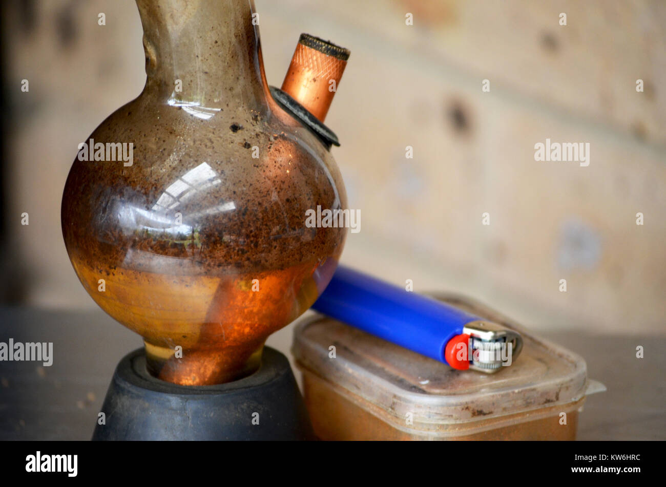 Drug abuse and smoking hi-res stock photography and images - Alamy