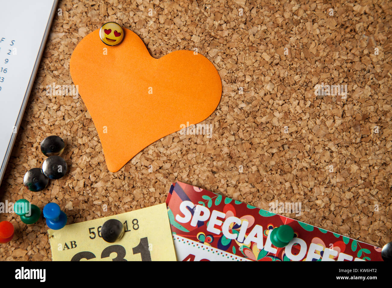 Thumb tack bulletin board hi-res stock photography and images - Alamy